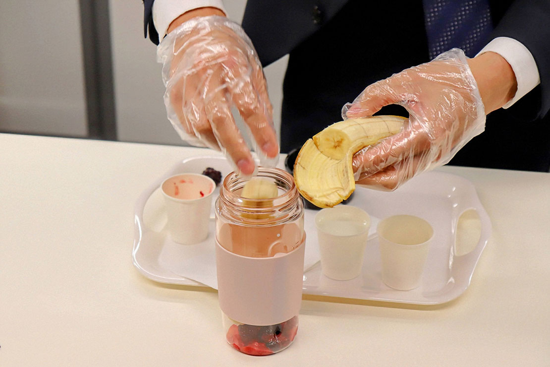 EDION（エディオン）のPB家電「e angle（イーアングル）」。ビジュ家電で部屋をカラートータルコーディネイト!! グリル鍋でアツアツのおでん食べてみた！ – モノ・マガジンweb