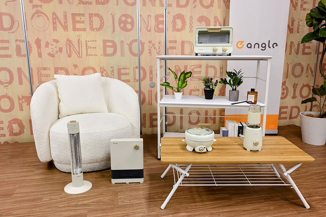 EDION（エディオン）のPB家電「e angle（イーアングル）」。ビジュ家電で部屋をカラートータルコーディネイト!! グリル鍋でアツアツのおでん食べてみた！ – モノ・マガジンweb