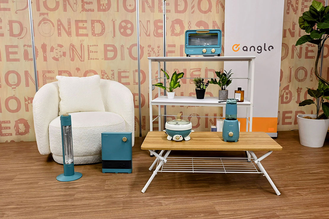 EDION（エディオン）のPB家電「e angle（イーアングル）」。ビジュ家電で部屋をカラートータルコーディネイト!! グリル鍋でアツアツのおでん食べてみた！ – モノ・マガジンweb
